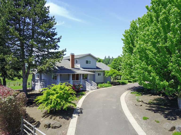 Stay at Stoller Family Estate's Guest Houses
